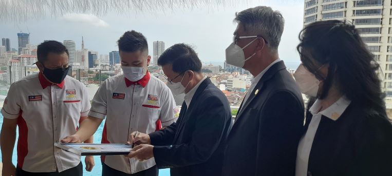 M Summit Group double entry into Malaysia Book of Records