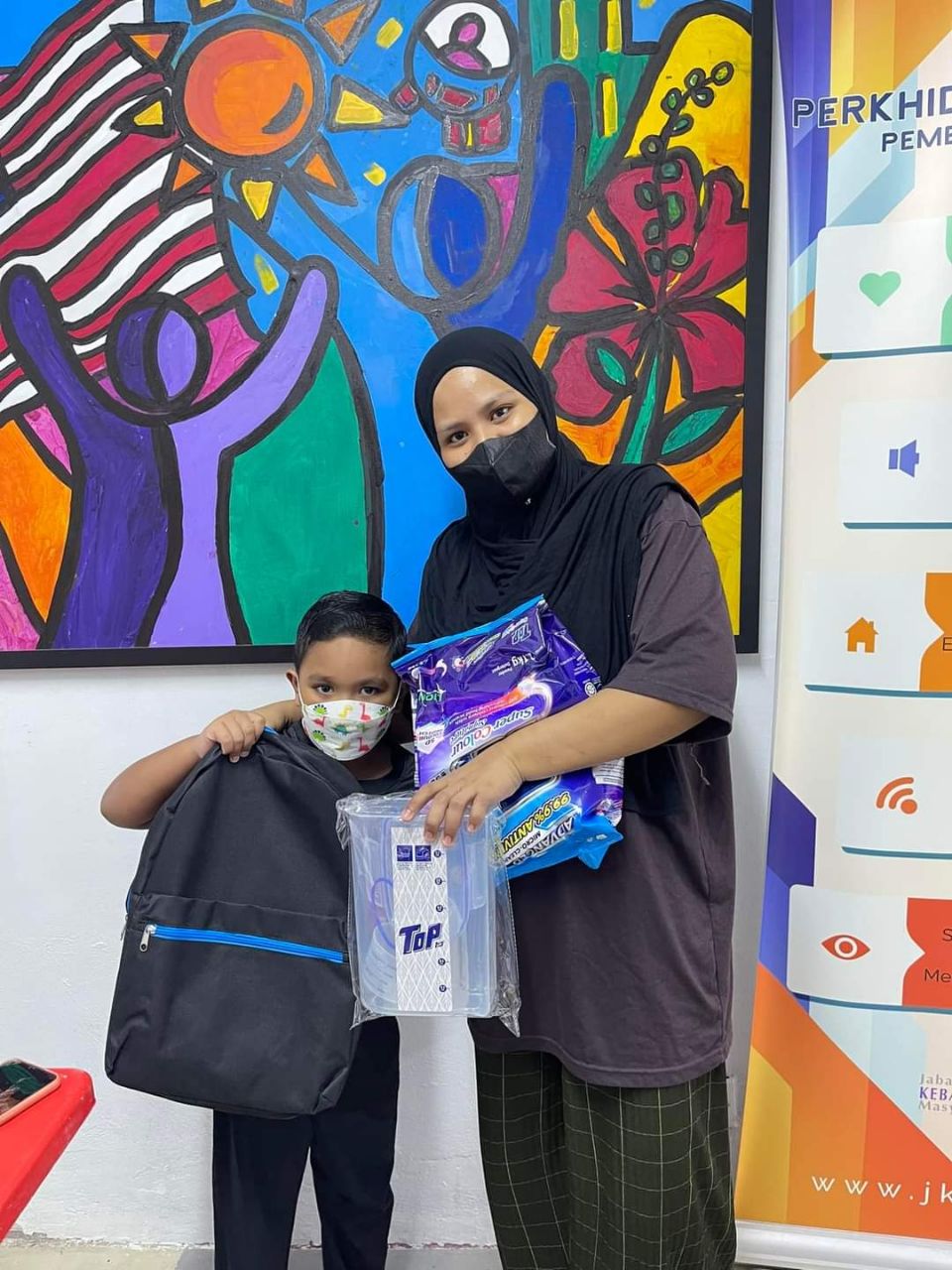 The TOP detergent brand comes to the aid of underprivileged and B40 ...